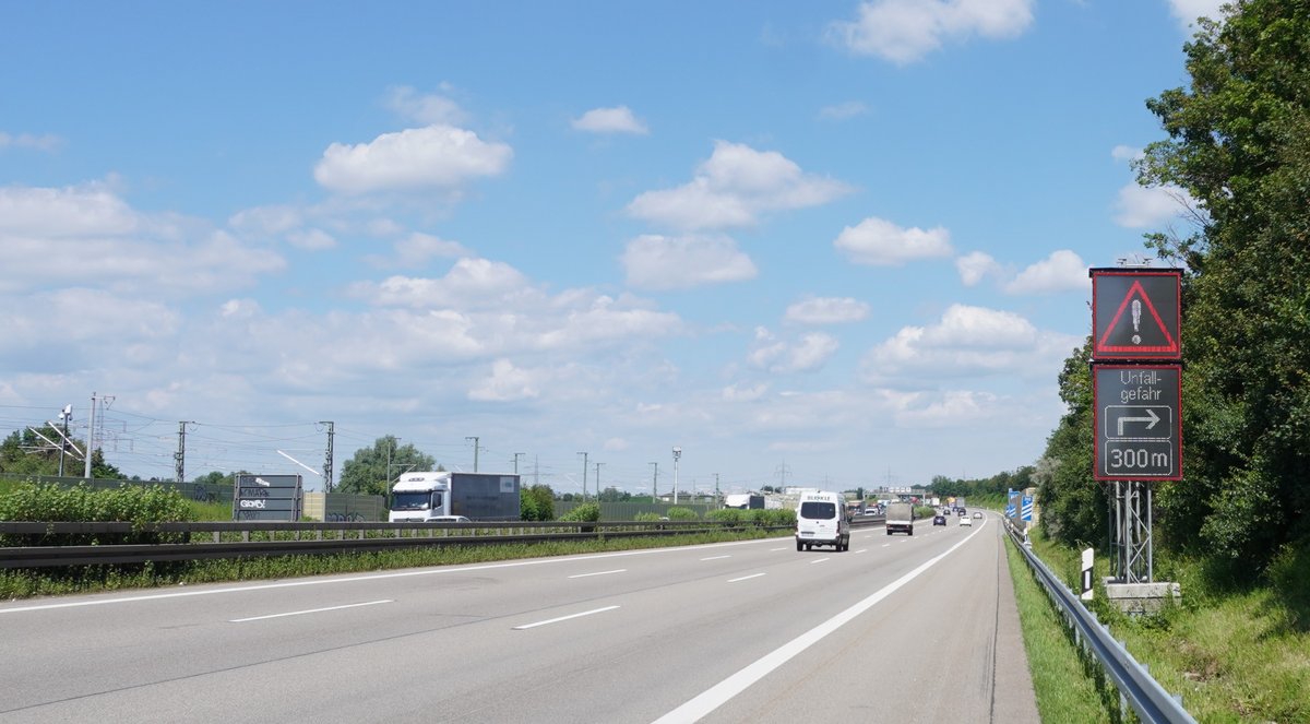 Mehr Sicherheit beim Einfahren an Autobahn-Rastanlagen | Die Autobahn ...